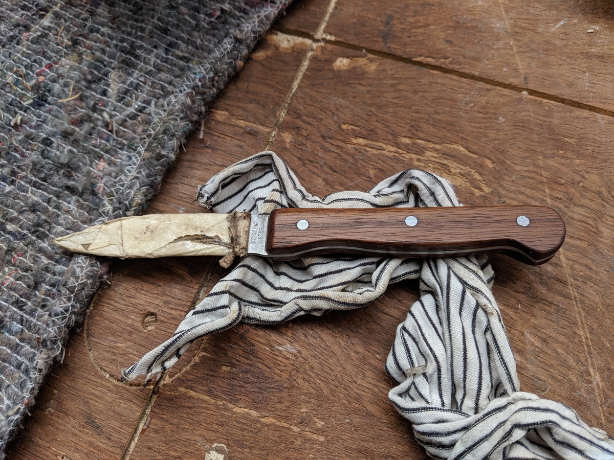 Walnut knife handle - Fantpmas